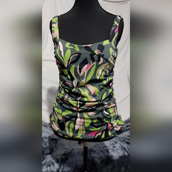 Athleta | Tops | Nwt Athleta Square Neck Tankini Size Bra Cup 36bc In ...